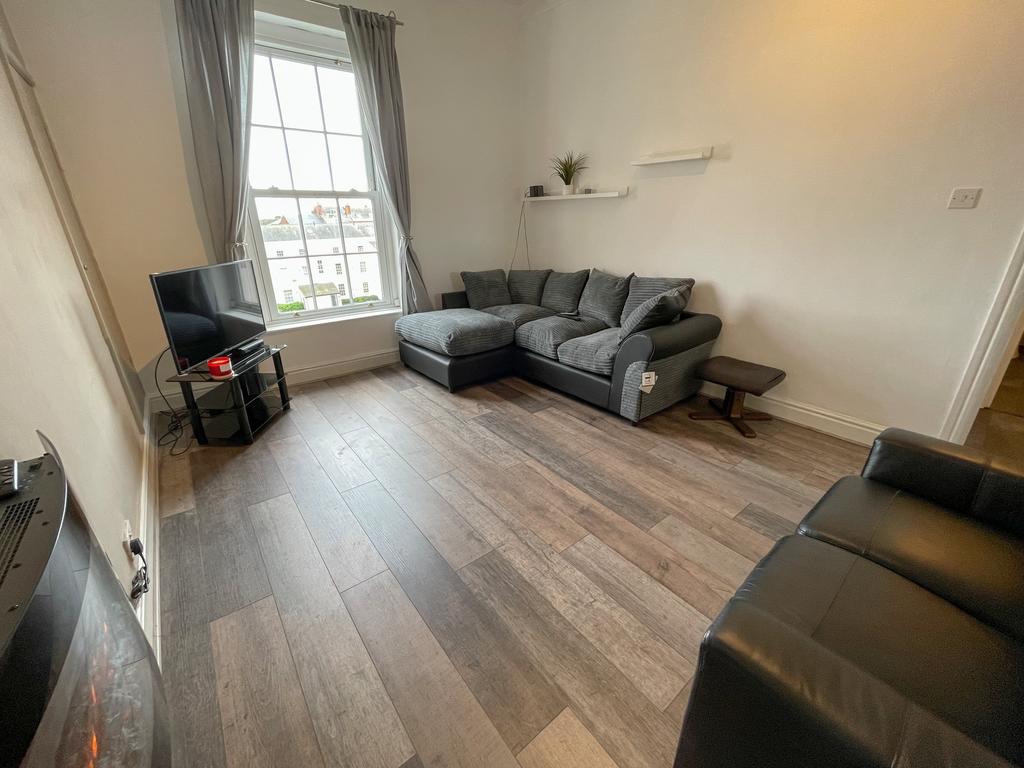Falkner Square, L8 7NZ, 2 bed flat - £1,200 pcm (£277 pw)