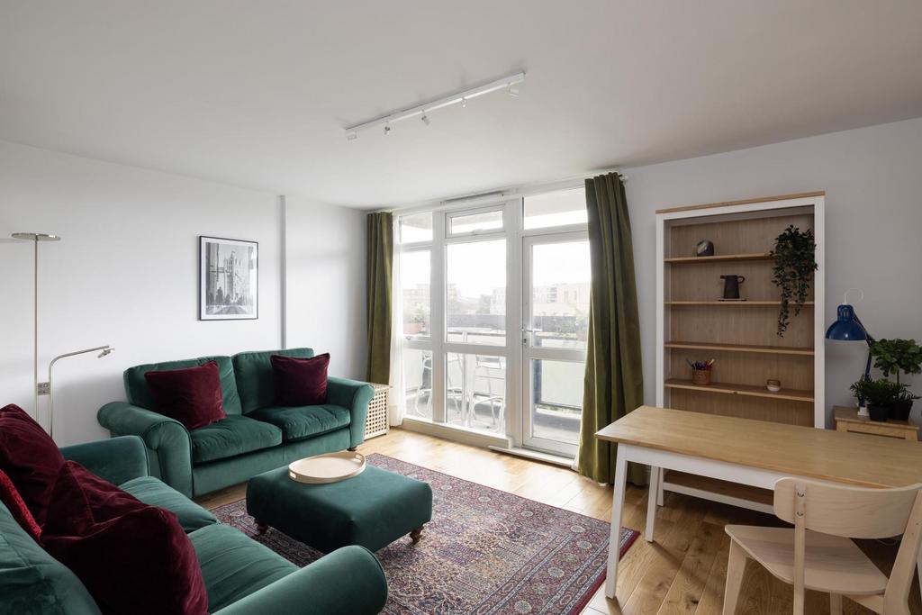 Lupin Point, London SE1 2 bed apartment - £2,817 pcm (£650 pw)