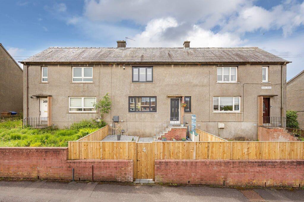 Park Road, Greenrigg ML7 2 bed house - £115,000