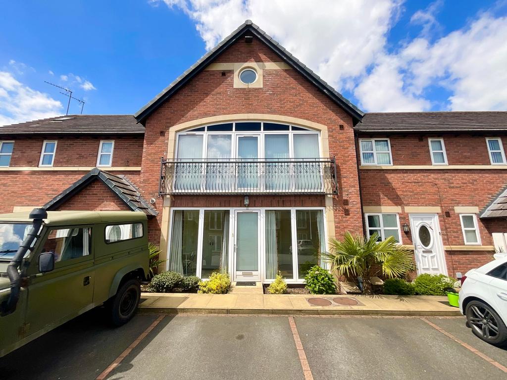 Oulton Road, Stone, ST15 1 bed flat - £150,000