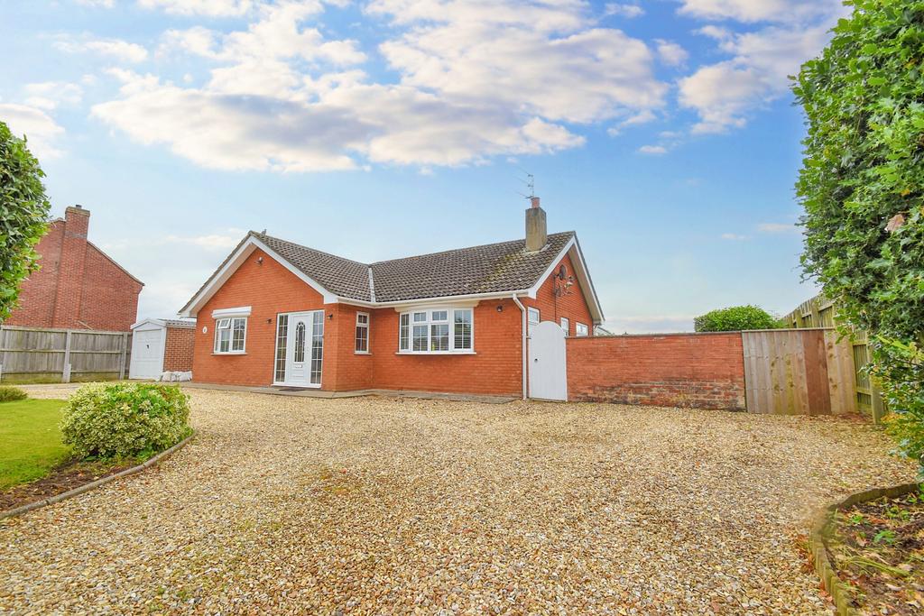Croft Lane, Croft, PE24 3 bed bungalow for sale - £325,000