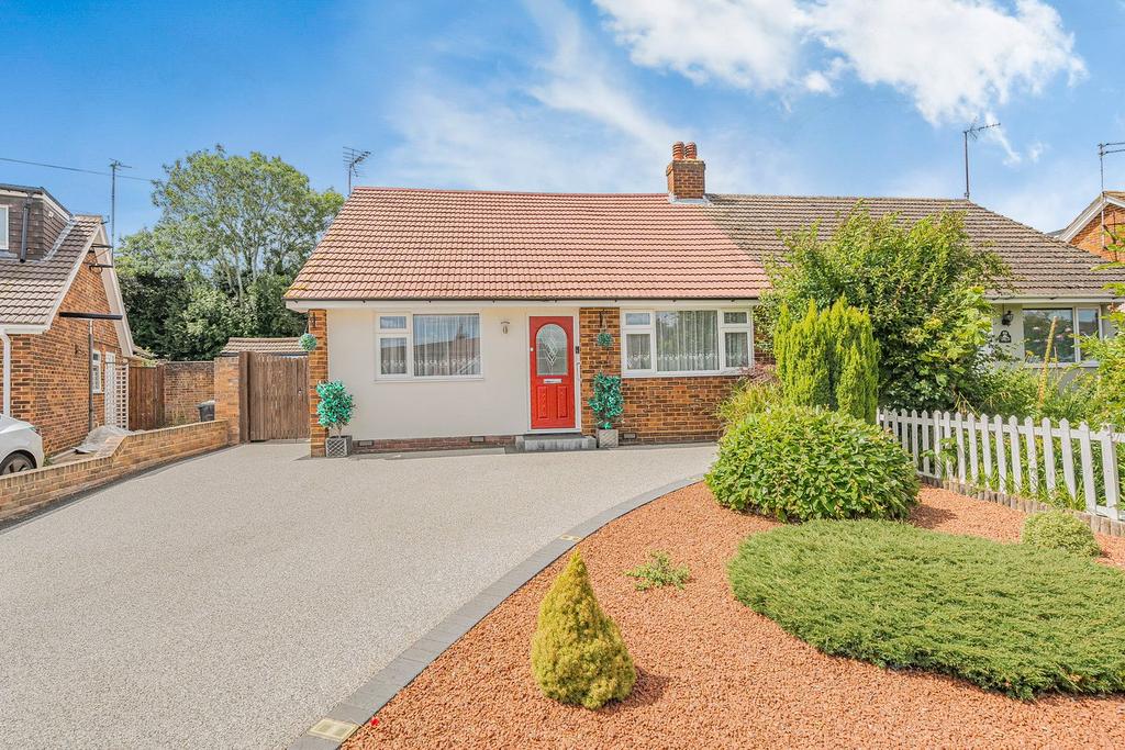 Willow Way, Flitwick, MK45 3 bed chalet - £500,000