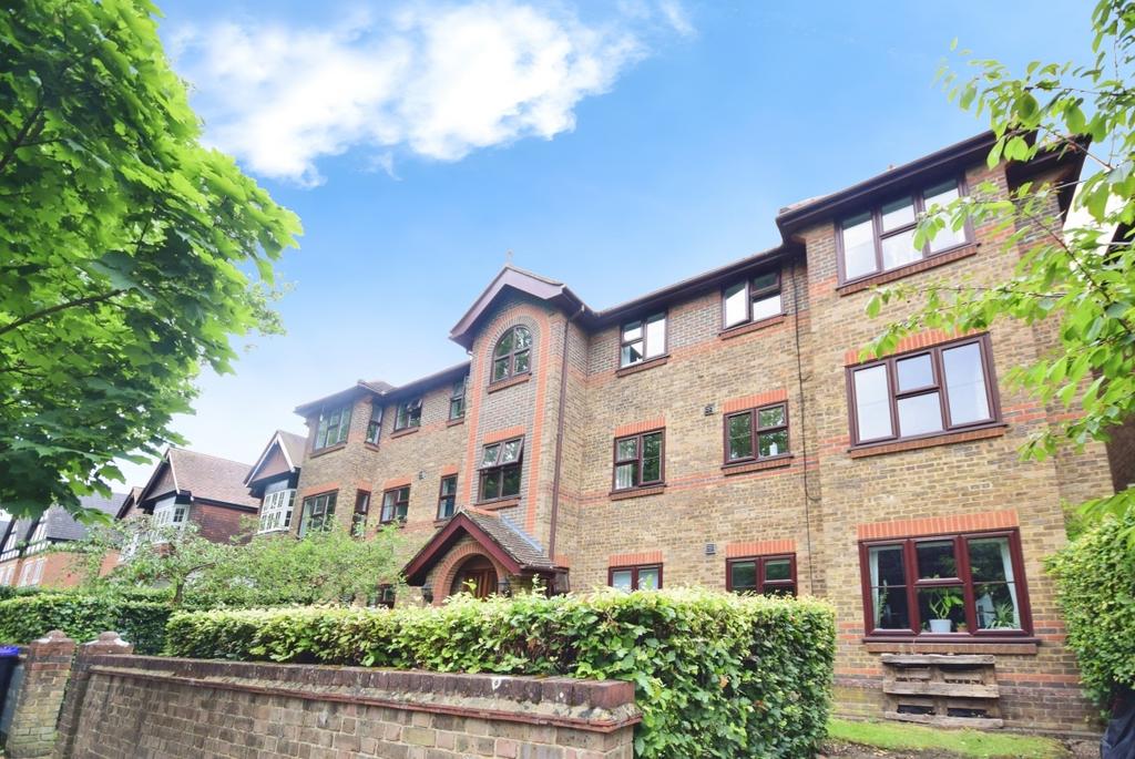 Overton Road Sutton SM2 1 bed apartment - £1,250 pcm (£288 pw)