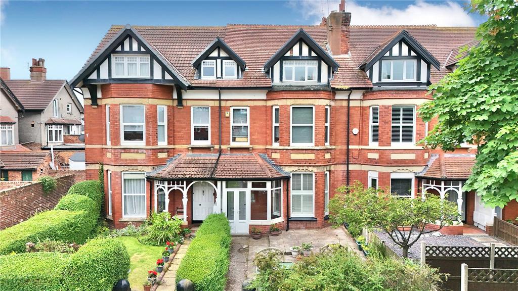 Victoria Drive, West Kirby, Wirral... 1 bed apartment - £250,000