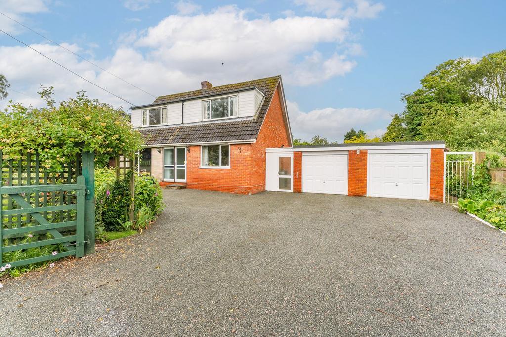 Thynnes Lane, Mattishall 4 bed detached house - £350,000