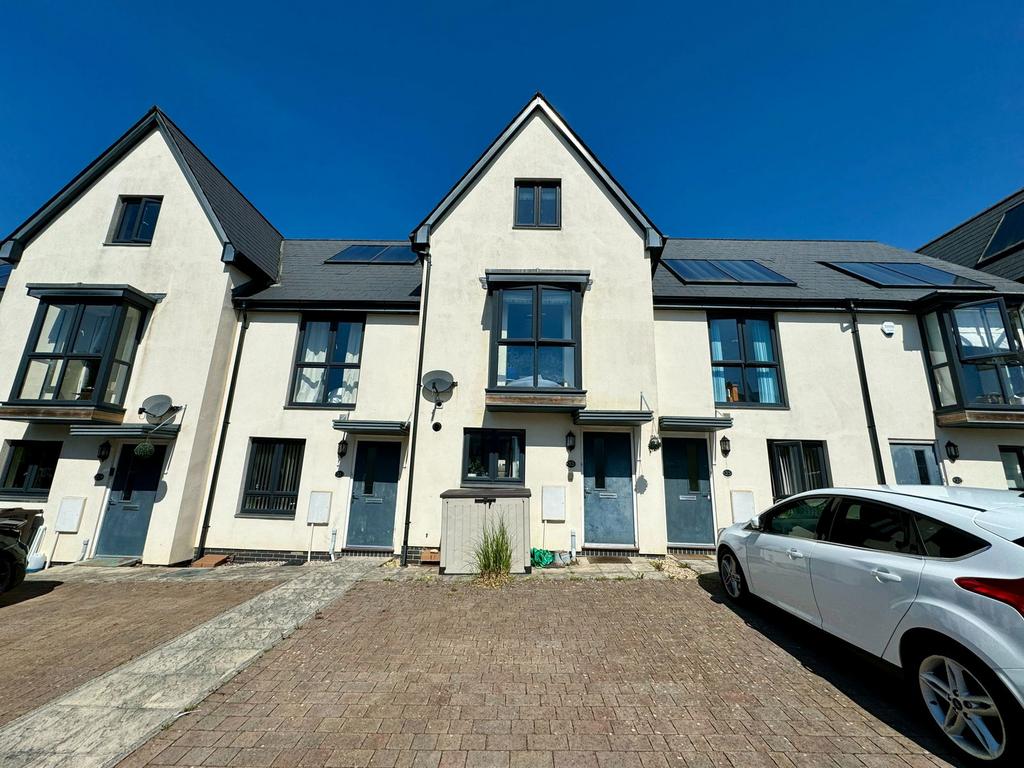 Radar Road, Plymouth PL6 4 bed terraced house - £300,000