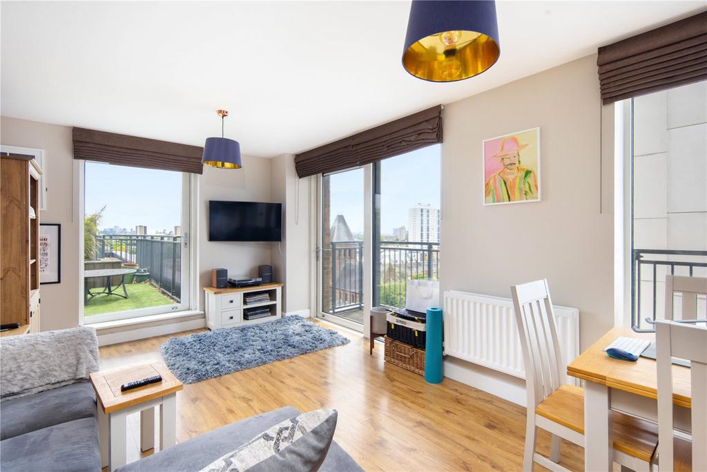 Labyrinth Tower, Dalston Square... 1 bed flat - £2,350 pcm (£542 pw)