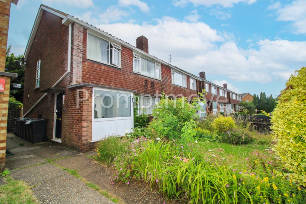 Birchen Grove Luton LU2 7TL 2 bed flat - £1,200 pcm (£277 pw)