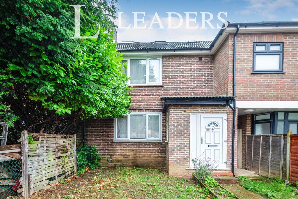 Stuart Crescent, Reigate, RH2 4 bed semi-detached house - £2,000 pcm (£ ...