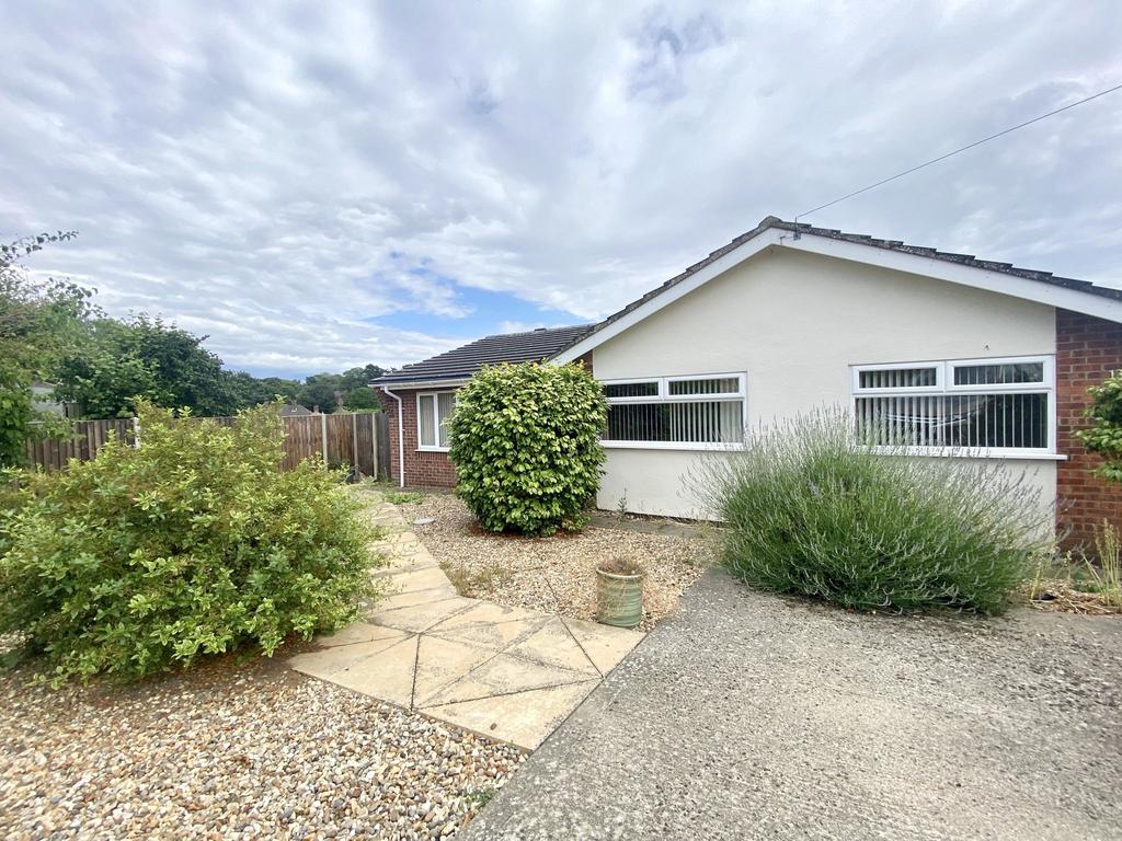 Wren Close, Norwich 3 bed bungalow - £1,350 pcm (£312 pw)