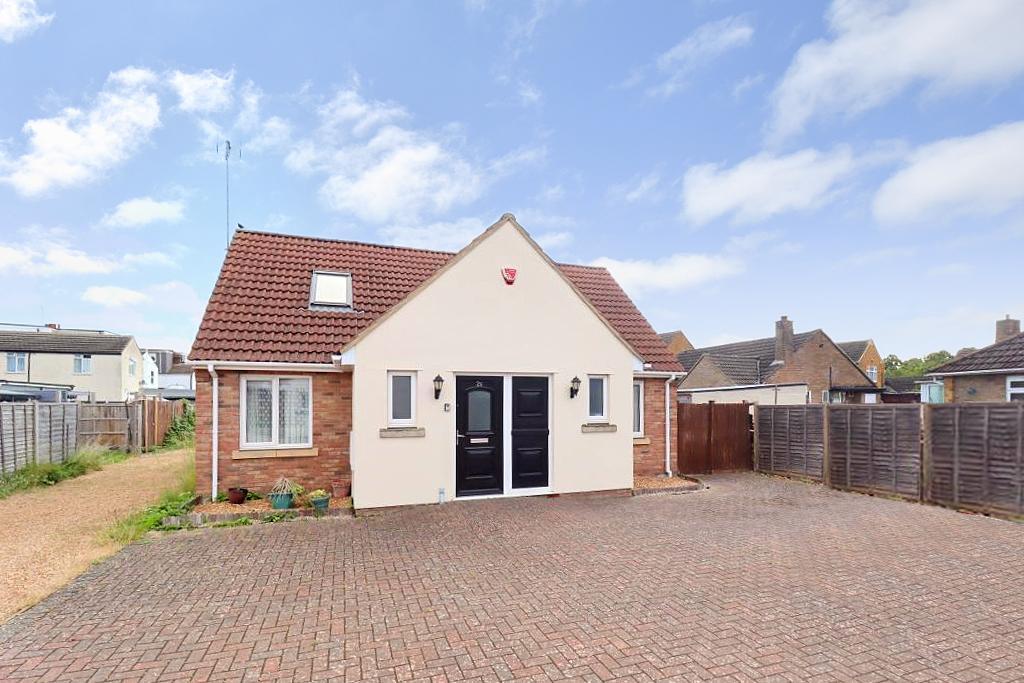 Gardenia Avenue, Leagrave, Luton... 3 bed bungalow - £375,000