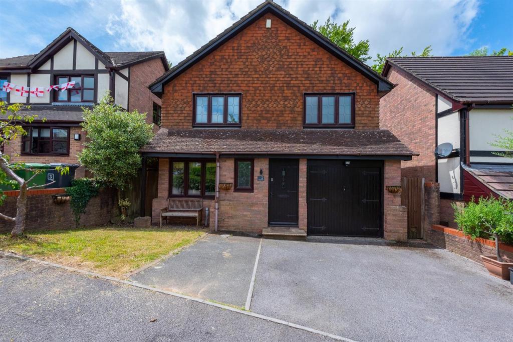 Heritage View, Basingstoke RG22 4 bed detached house - £475,000