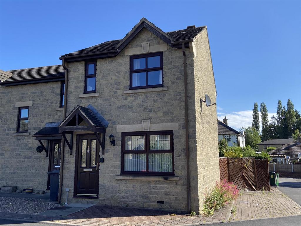 The Embankment, Mirfield WF14 2 bed semi-detached house - £180,000