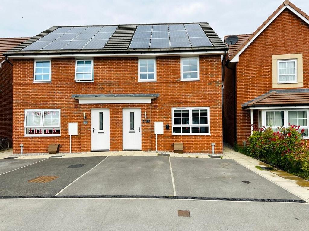 Riverside Avenue, Barlby, Selby 3 bed semi-detached house - £225,000