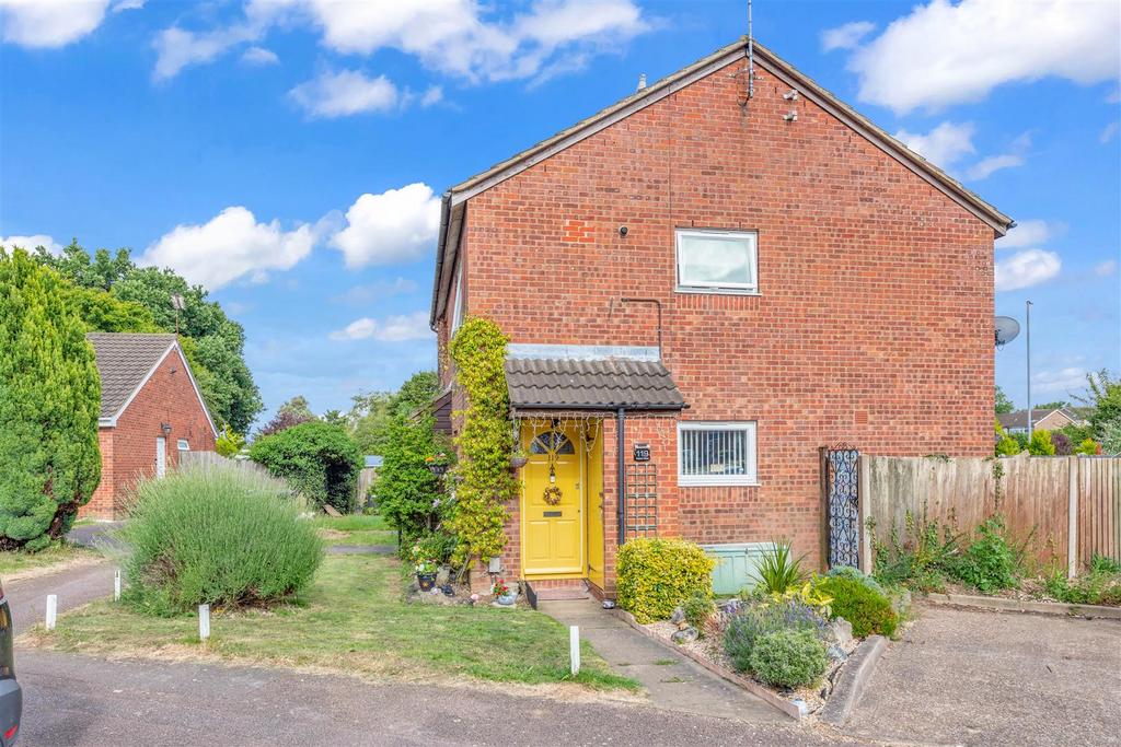 Repton Close, Luton 2 bed end of terrace house - £245,000