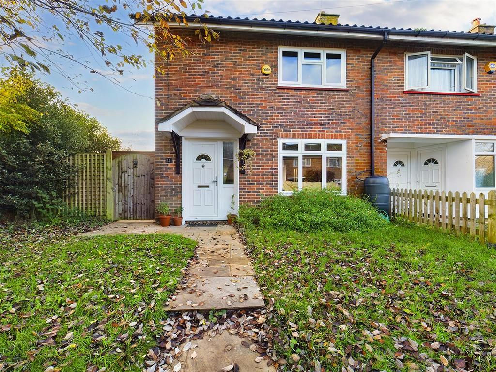 Crossways Close, Crawley RH10 2 bed end of terrace house - £340,000