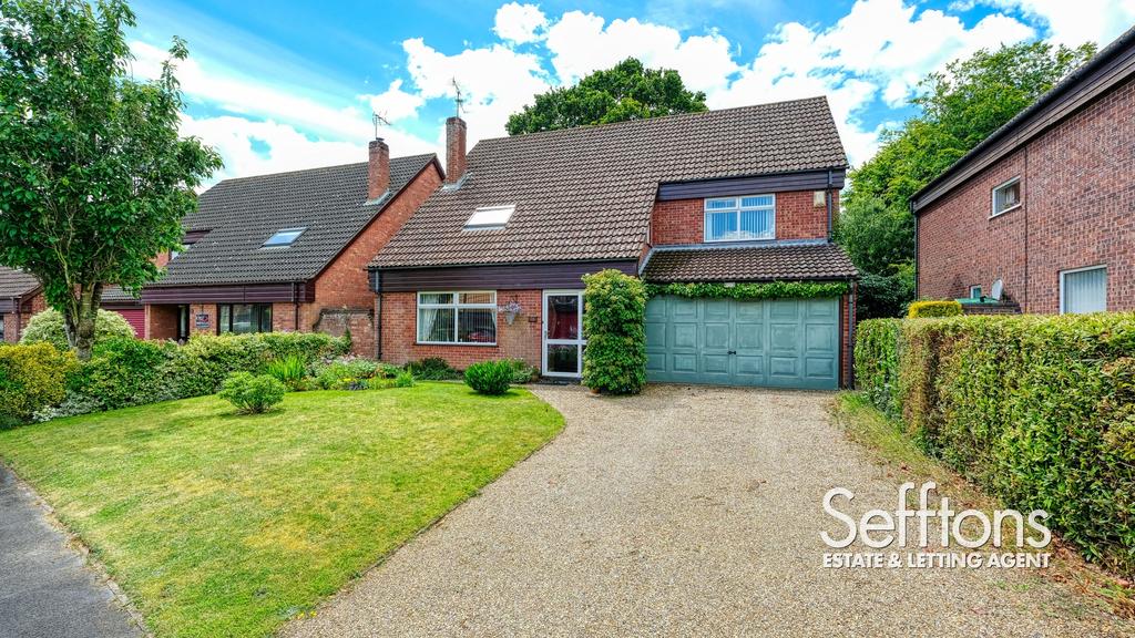 Beechbank Drive, Thorpe End, NR13 4 bed detached house for sale - £450,000