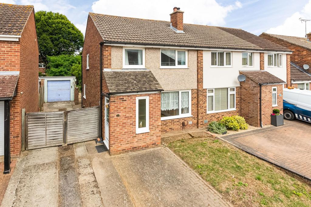 Baker Road, Abingdon OX14 3 bed semi-detached house - £335,000