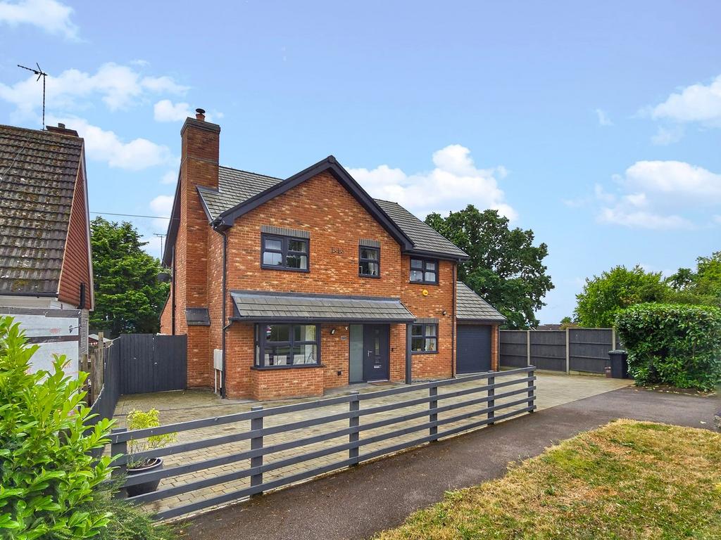 Kings Road, Maulden, Bedfordshire, MK45 4 bed detached house - £700,000