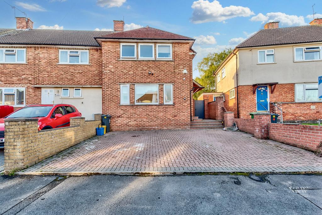 Nevin Crescent, Rumney, Cardiff. CF3 3 bed semi-detached house - £220,000