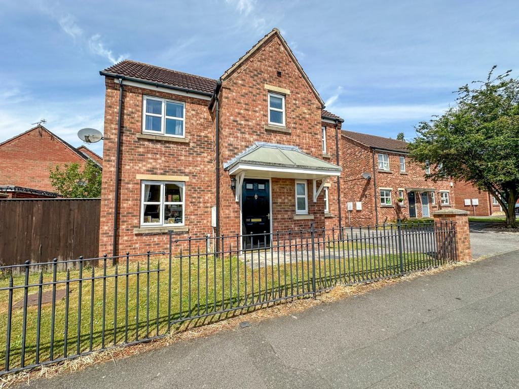 Priory Lane, Scunthorpe, North... 3 bed detached house - £155,000