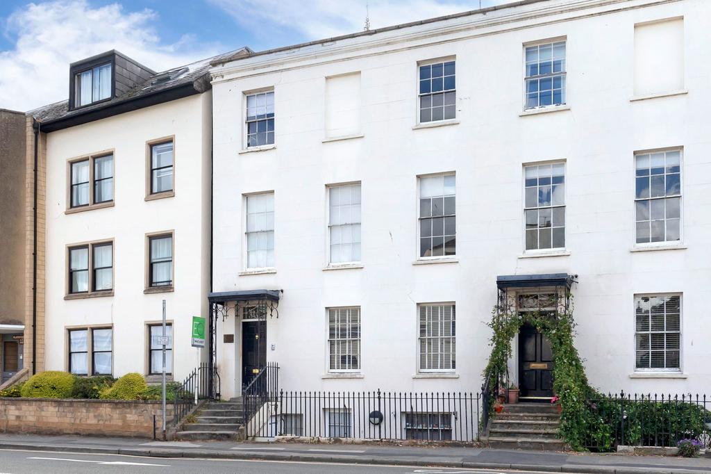 Arlington House, Bath Road... 2 bed apartment - £230,000