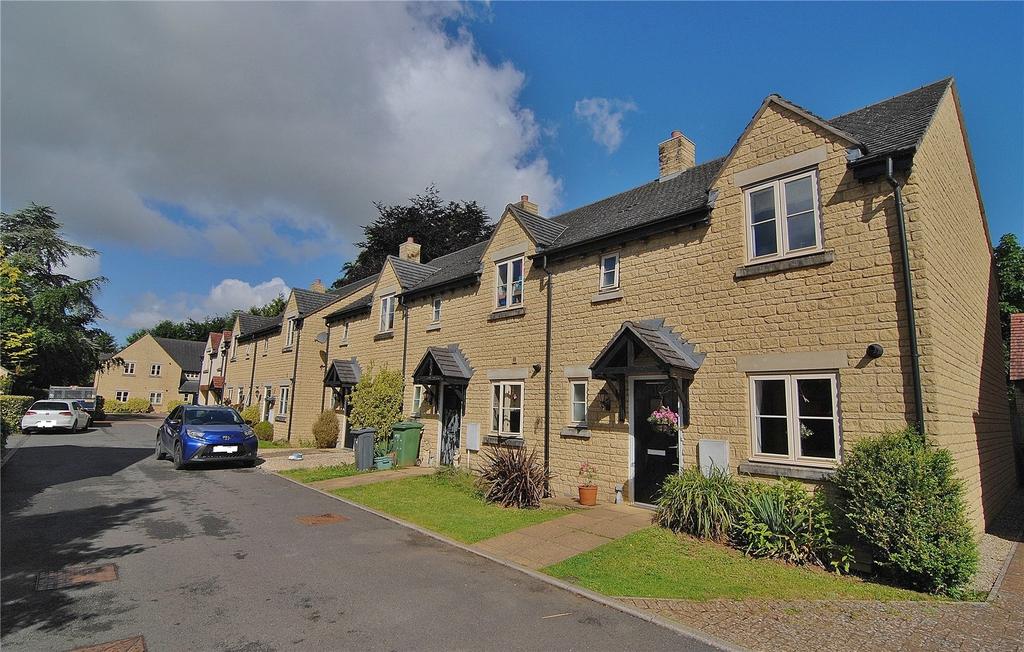 Woodlands Close, Eastcombe, Stroud... 3 bed end of terrace house - £300,000