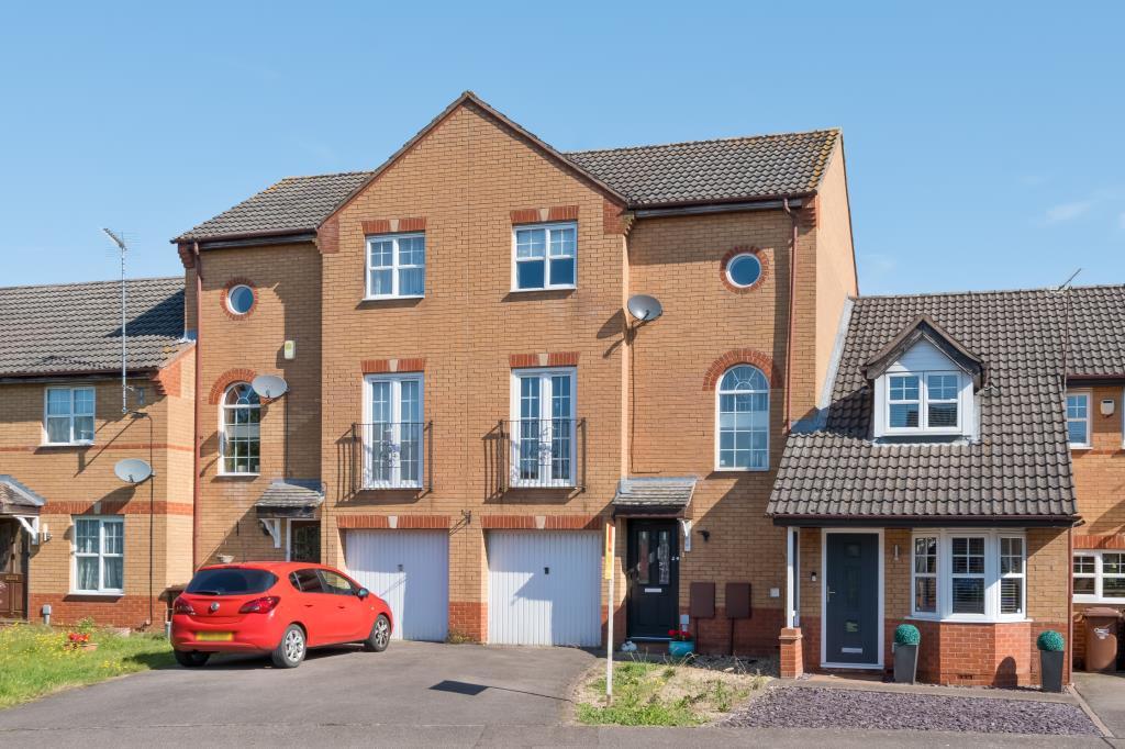 Banbury, Oxfordshire, OX16 3 bed terraced house - £300,000