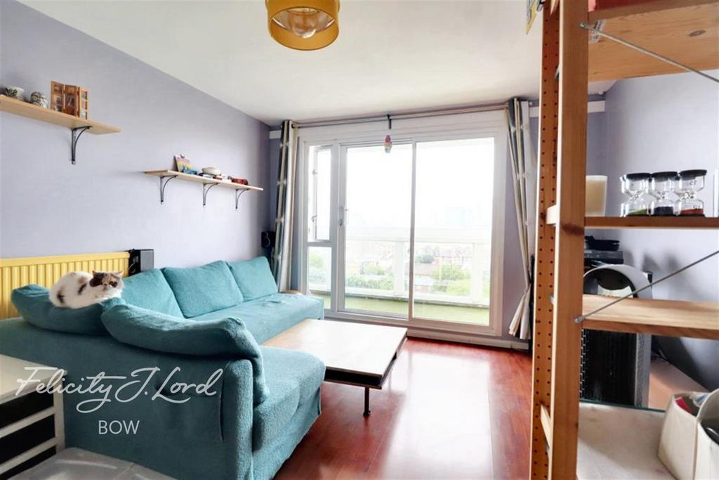 Gayton House, E3 2 bed flat to rent - £2,100 pcm (£485 pw)