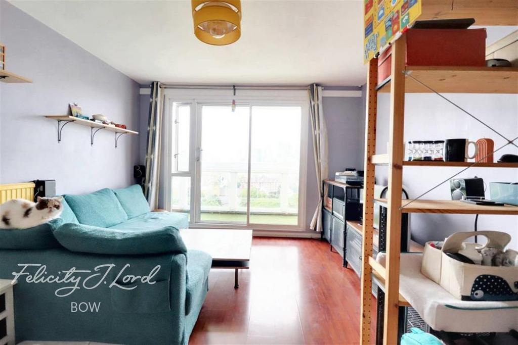 Gayton House, E3 2 bed flat to rent - £2,100 pcm (£485 pw)