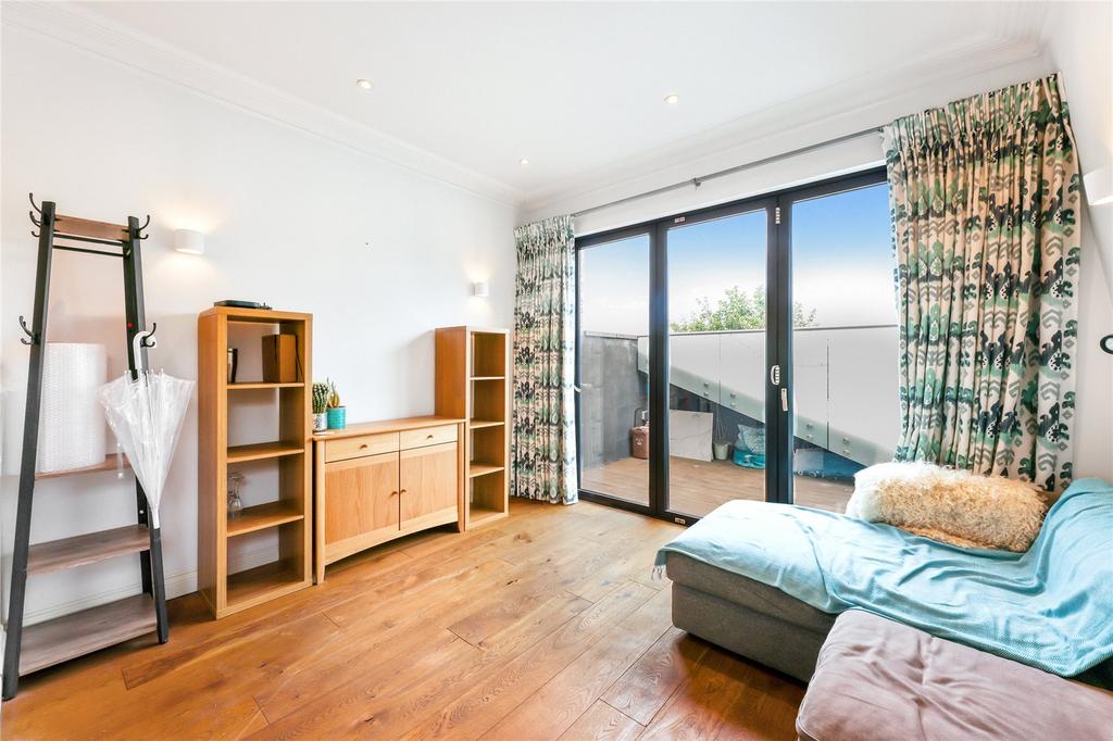 Latchmere Road, London, SW11 2 bed apartment - £2,496 pcm (£576 pw)