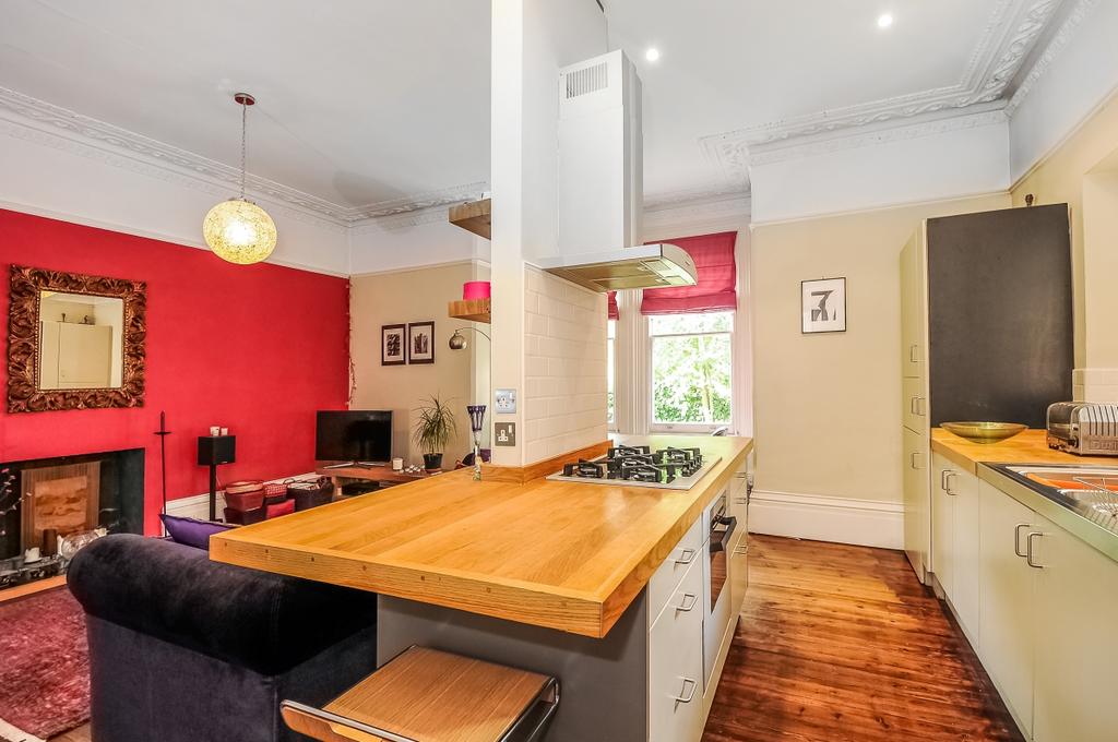 Crouch Hall Road Crouch End N8 3 bed apartment - £2,800 pcm (£646 pw)