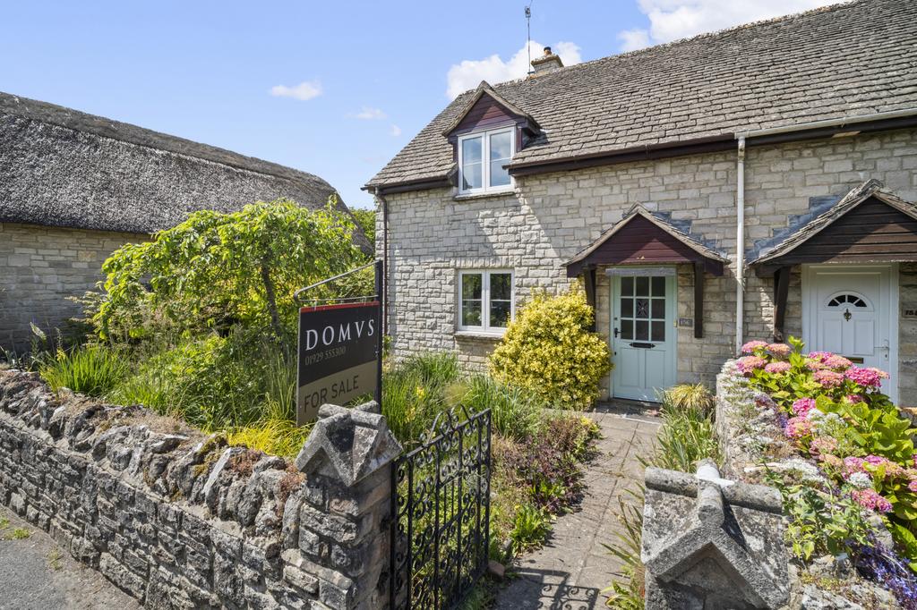 Corfe Castle, Wareham, Dorset 2 bed semi-detached house - £415,000