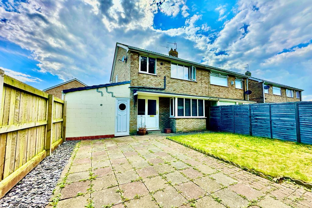 Calderdale, Hull HU7 3 bed semi-detached house - £140,000