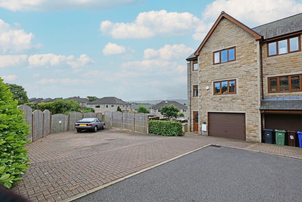 Standroyd Court, Colne, BB8 3 bed townhouse for sale - £299,950