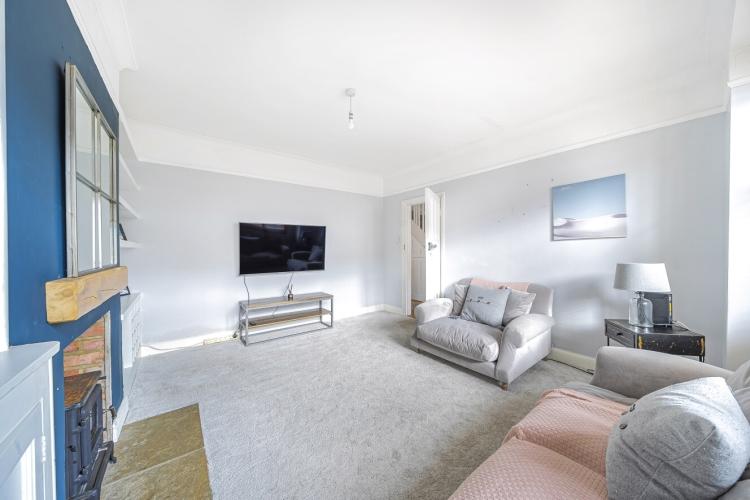 Glennie Road London SE27 3 bed house - £2,750 pcm (£635 pw)