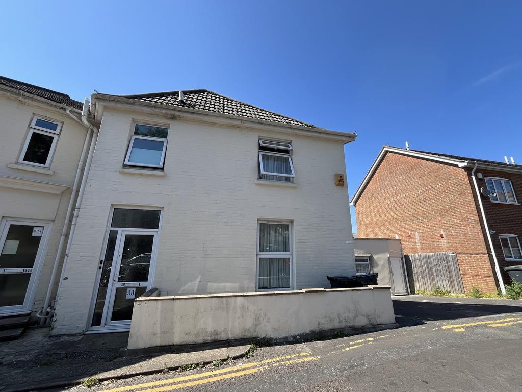 Windham Road, 2 bed house - £1,350 pcm (£312 pw)