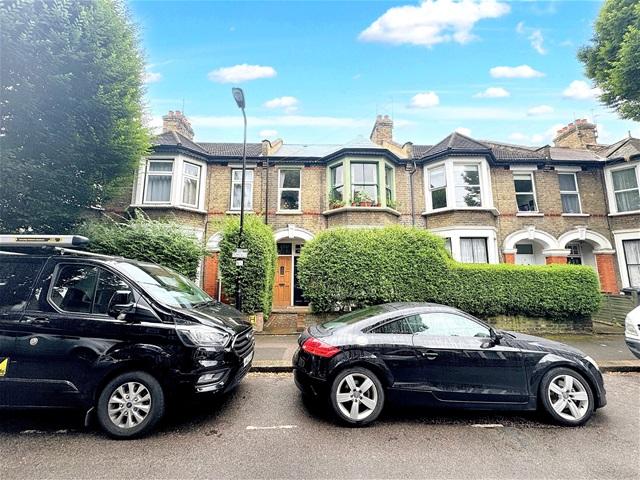 Lawton Road, Leyton 2 bed maisonette to rent - £1,800 pcm (£415 pw)