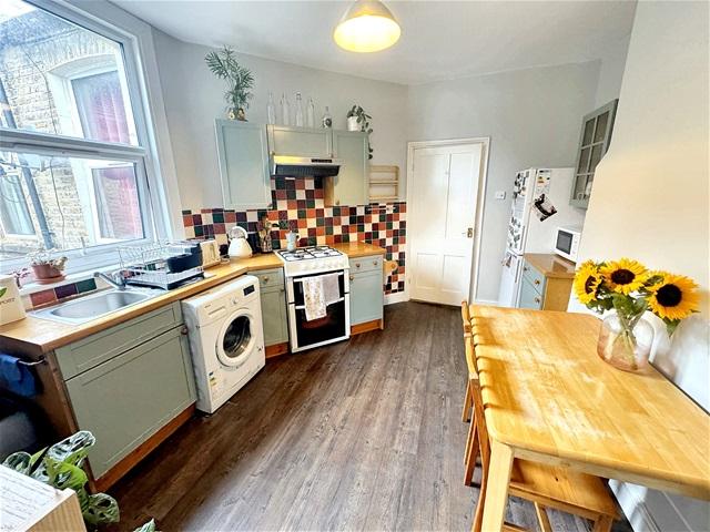 Lawton Road, Leyton 2 bed maisonette to rent - £1,800 pcm (£415 pw)