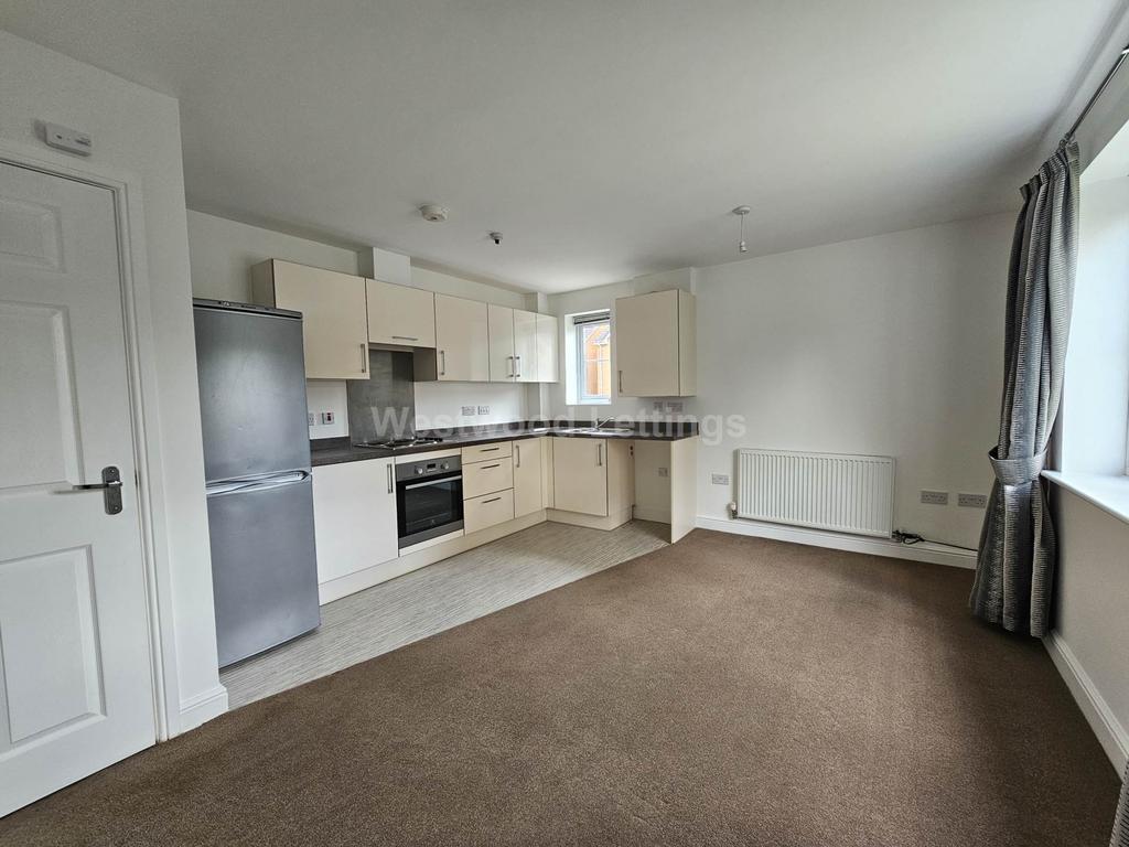 Clover Grove, Leekbrook 2 bed apartment - £650 pcm (£150 pw)