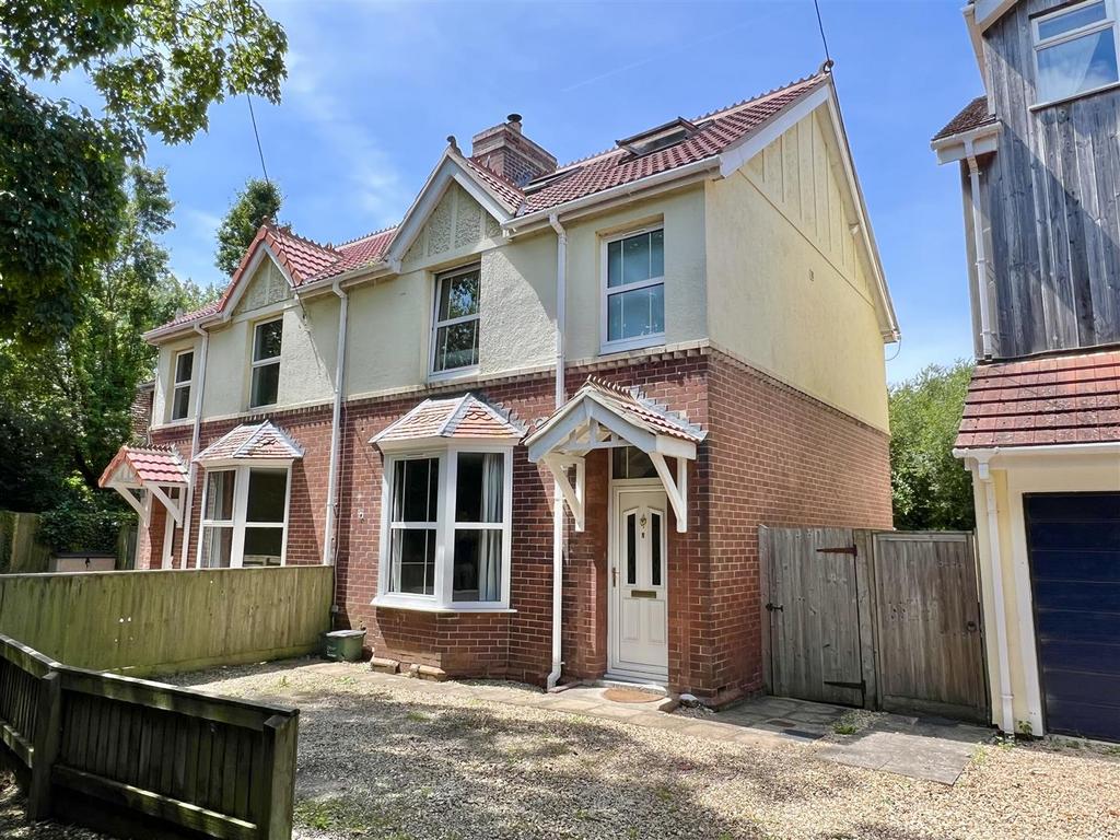 Valley Villas, Axminster EX13 4 bed semi-detached house for sale - £300,000
