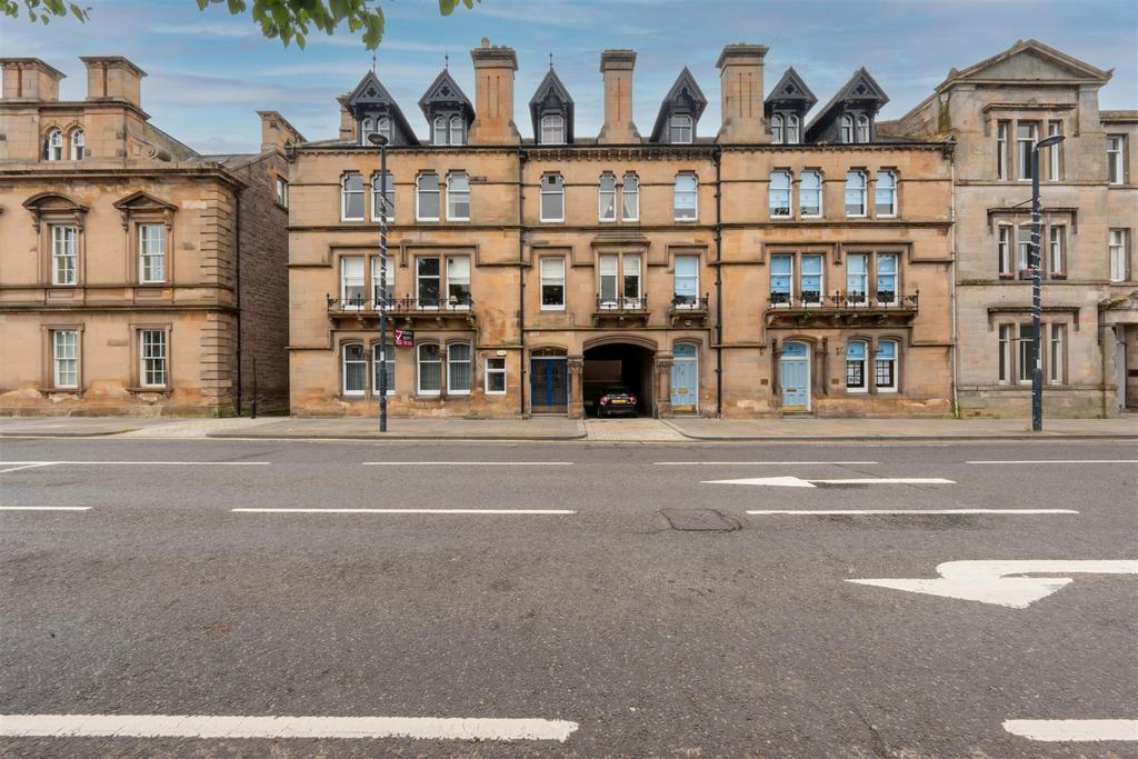 Tay Street, Perth 2 bed flat - £157,950