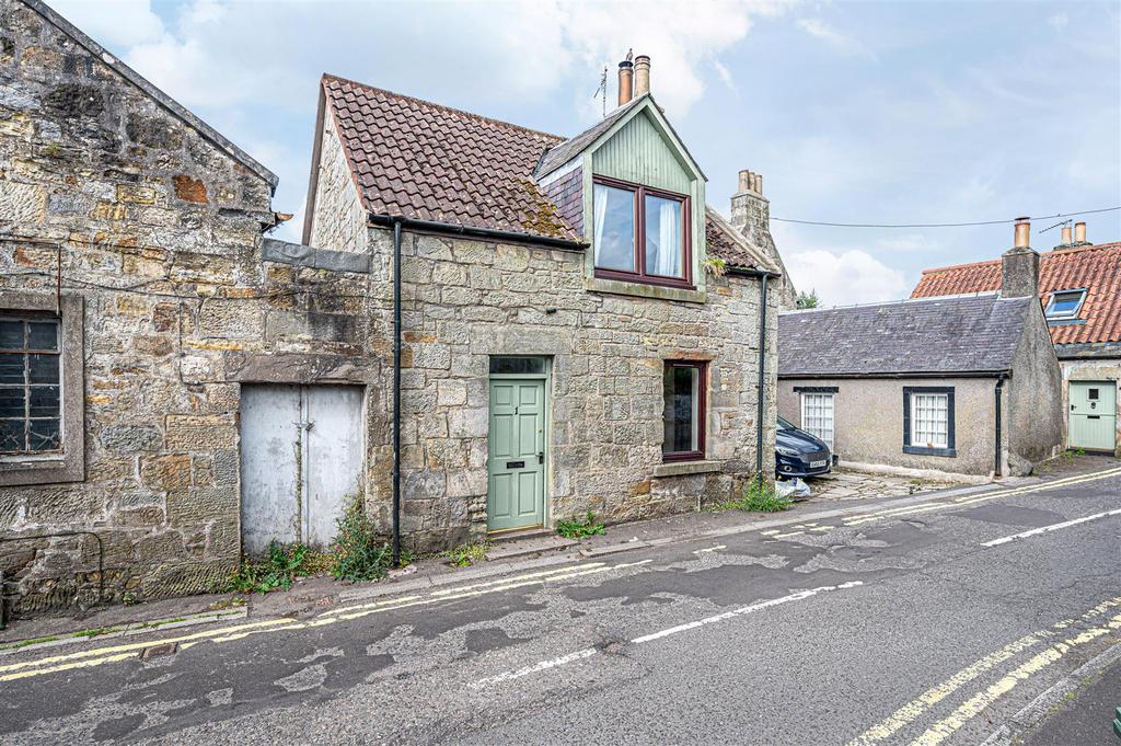 1 Montgomery Street, Kinross KY13 8DU 2 bed cottage for sale - £100,000