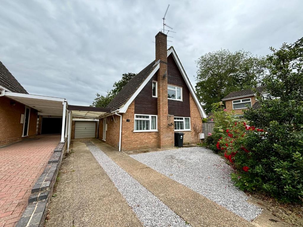 Elm Way, Hackleton, Northamptonshire NN7 3 bed detached house - £400,000
