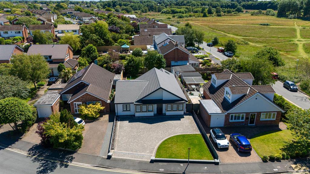 Dunes Drive, Formby 3 bed bungalow for sale - £685,000