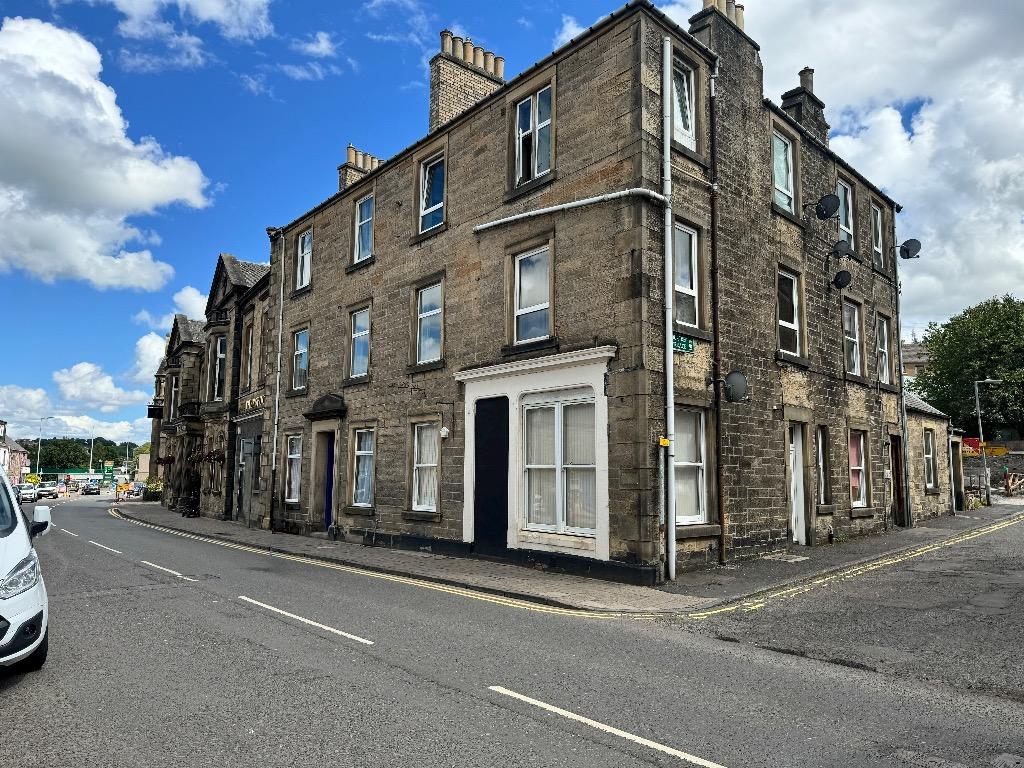 Bourtree Place, Hawick, TD9 3 bed flat - £725 pcm (£167 pw)