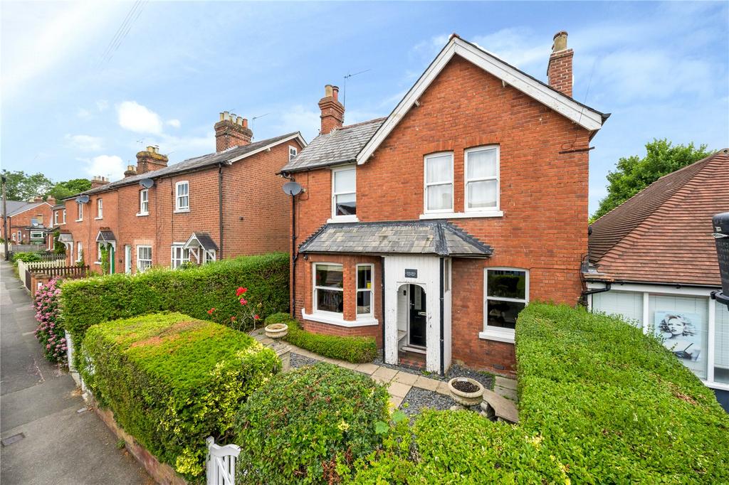 Forest Road, Bracknell RG42 5 bed detached house - £980,000