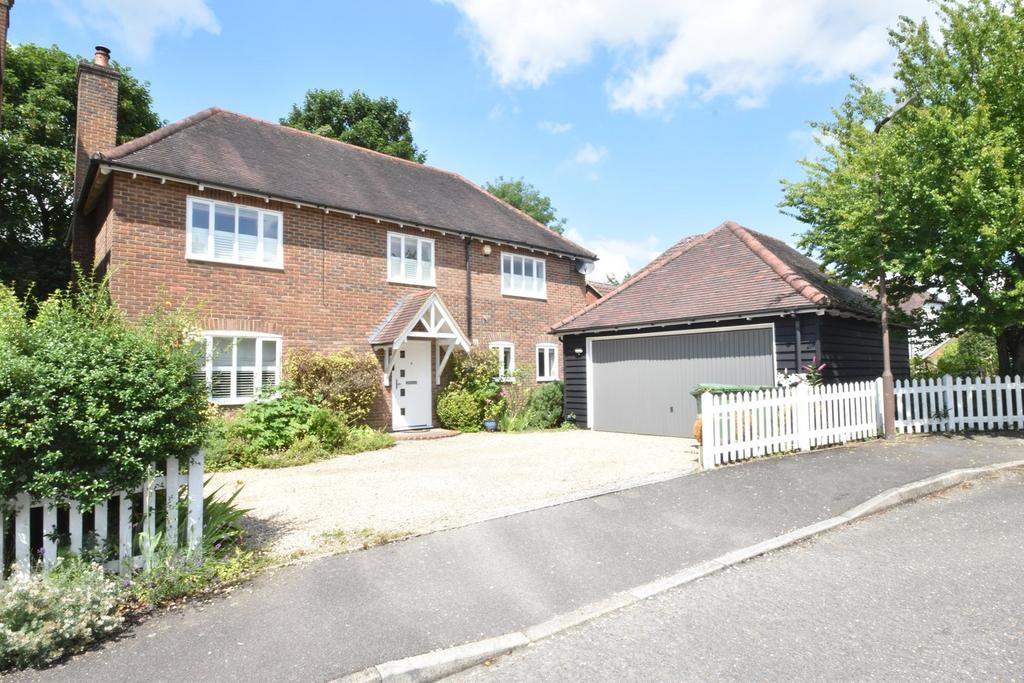 Downlands, Harrietsham, ME17 4 bed detached house - £735,000