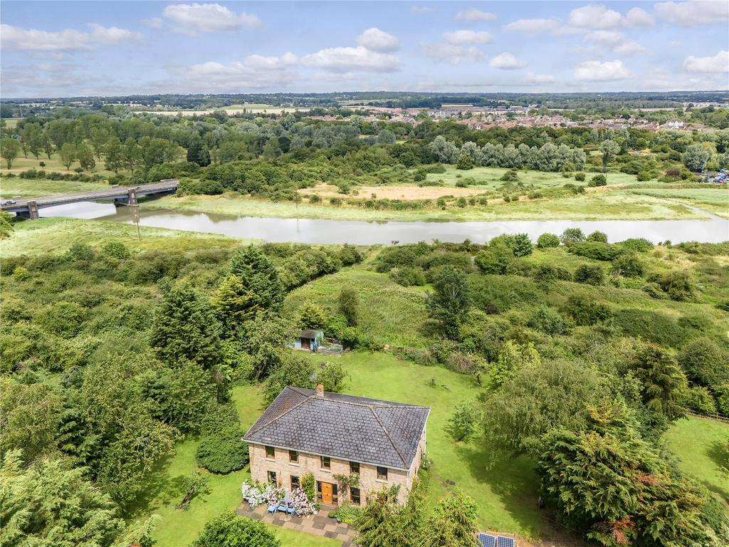 Beeleigh Road, Maldon, Essex, CM9 4 bed detached house - £1,175,000