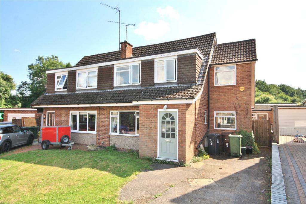Chestnut Close, Send, Woking, Surrey... 4 bed semi-detached house to ...